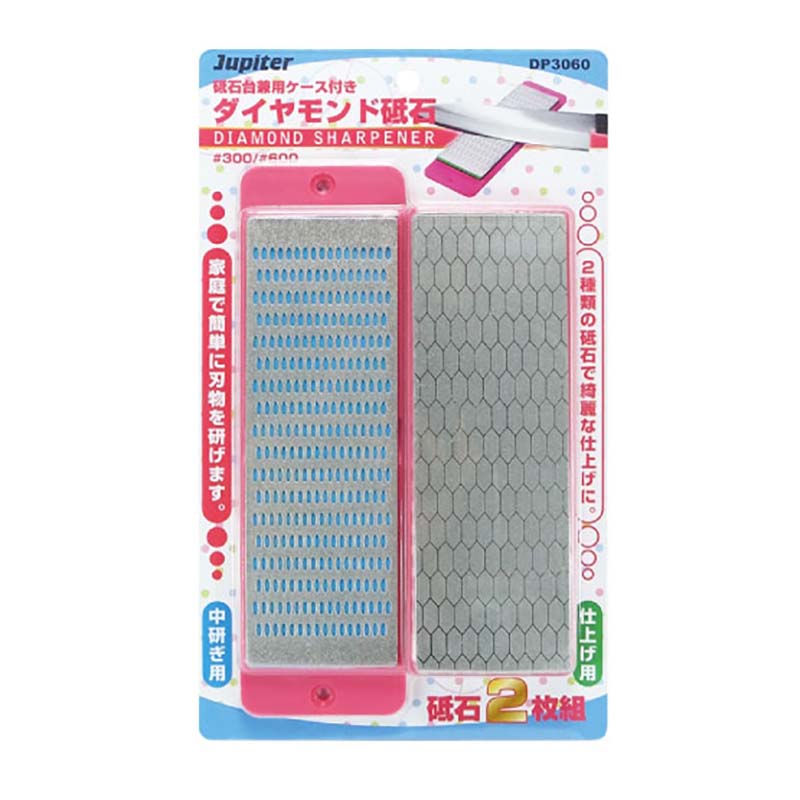 ご家庭で簡単に刃物を研ぐことができます。 中砥ぎ用・仕上げ用の2種類の砥石できれいな仕上げに。 保管時に便利・安全なケース付き。 荒研ぎから精密仕上げまで対応。 品番：300670 砥石サイズ：51×153×5mm 全体サイズ：57×190...
