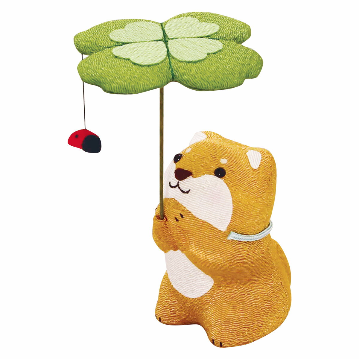 「るんるん四ツ葉のクローバー 柴犬」 幸せをつかんで、今日もるんるん♪ 手作りちりめん細工の、ほっこり癒し系インテリア 四ツ葉のクローバーの傘を片手に、てんとう虫と一緒にお散歩する柴犬。 ちりめんの柔らかな風合いと、柴犬の愛らしい表情が、見...