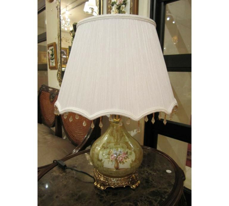 サイズ：縦38.0cm　横38.0cm　高さ49.0cm ON／OFFスイッチ式 材　質：陶　器 ※ 心の隅までパッと明るく照らします。