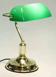 サイズ：縦24.0cm　横26.0cm　高さ37.0cm ON／OFFスイッチ式 材　質：アイアン＆ガラス ※ 心の隅までパッと明るく照らします。