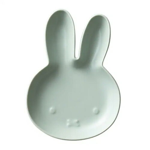 ミッフィーのダイカットプレートSサイズです。 かわいいミッフィーの形をしたお皿♪ とりわけに便利なかわいい小皿は何枚も揃えたくなりますね。 テーブルにあるだけで気分が上がりそうですよ♪ パッケージもかわいらしいのでプレゼントにもおすすめです...