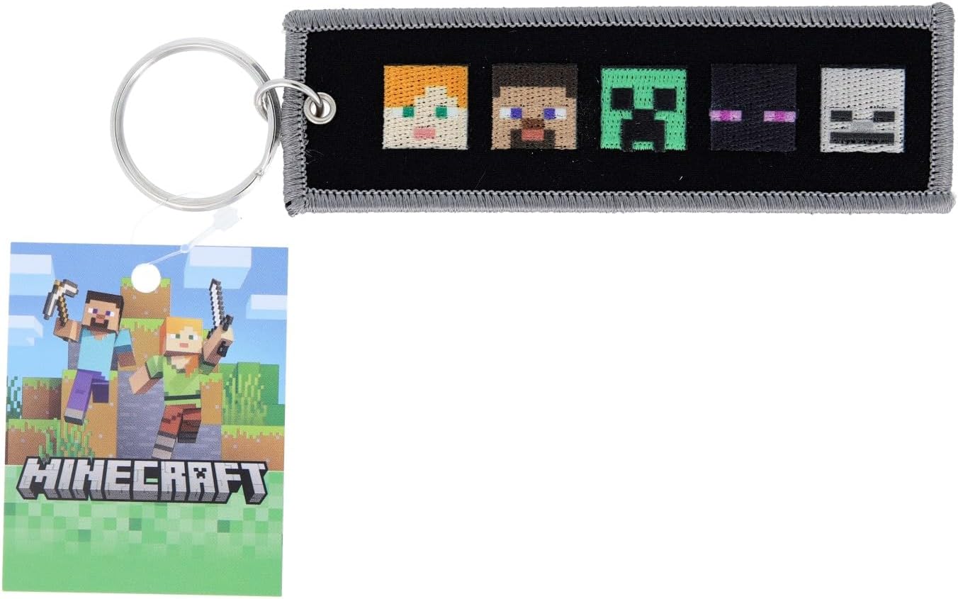 マインクラフトのししゅうフライトタグです。 ブラックのベースにキャラクターたちがししゅうされていて、バッグなどに付けるだけでアクセントになりますよ！ ●サイズ：約14.5×3.5cm ●素材：鉄・レーヨン・ポリエステル ●種類：B ●入数：...