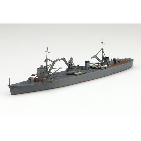 アオシマのウォータイラインがより精密になってリニューアル！！艦艇の現地修理・改修を可能とし、アメリカ軍からは「最重要攻撃目標」とされた艦、工作艦「明石」を1/700スケールでプラスチックモデルキット化。艦中央部にみられる工作用のクレーンや、...