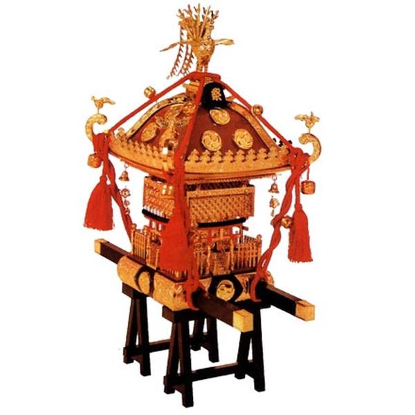 完成時サイズ W360×W215×H450mm箱サイズ W600×D420×H100mm日本の金型・成型技術を総結集した超豪華プラモデルです。室内の飾り物に、又贈答品としても心から喜ばれています。本物の紐や鈴を使用し、金メッキ部品が多く作り...