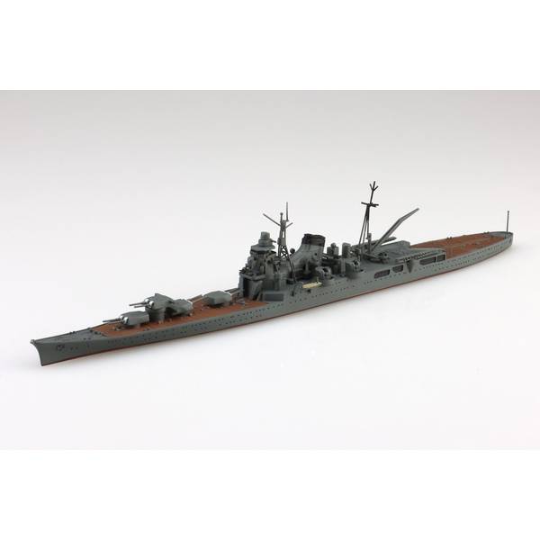 アオシマのウォーターラインがより精密になってリニューアル！！主砲、機銃や艦載艇などの艤装パーツを新たに考証し、設計。金型にはスライド機構を多数設けることにより、1/700スケールの緻密さを正確に再現しました。より精密に生まれ変わったウォータ...