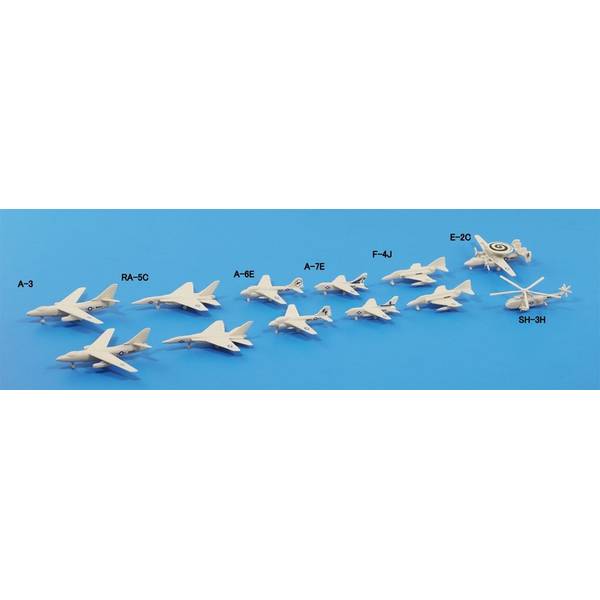 主に1970年代に運用されたアメリカ海軍空母艦載機のセットです。・1/700スケールプラモデルセット内容：・F-4J 艦上戦闘機(全長：約25mm)×6・A-3 大型艦上攻撃機(全長：約33mm)×2・A-6E 艦上攻撃機(全長：約24mm...