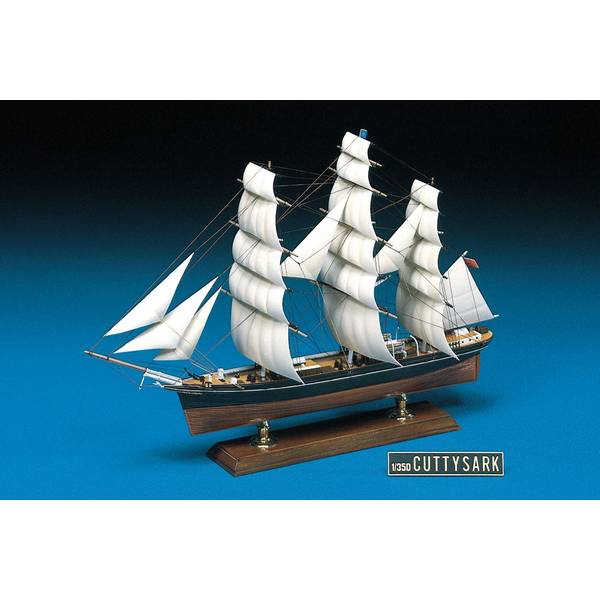 イギリス・クリッパー型貨物船『カティーサーク』1/350帆船シリーズは、世界の有名な帆船をお手頃な価格とコレクションしやすいサイズでモデル化したシリーズです。カティサークは1869年、イギリスのダンバードンで進水したティークリッパーである。...