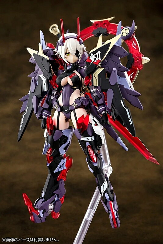 朱羅の後継機にして神の名を冠したメガミデバイス皇巫(オウブ)スサノヲ！！完全新規ボディと遊びがいのある豊富な武装が融合し新型メガミに相応しい姿となりました。ボリュームアップした肢体、漆黒の多重装甲、それを支える金色のフレーム、鮮血のように煌...