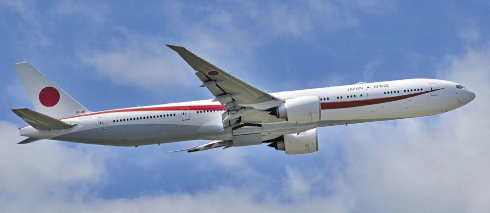 首相や皇族などの要人輸送を行う政府専用機。B747から引き継いでその任にあたる次期政府専用機は、2019年度の運用開始に向けて飛行訓練が進められています。キットは航空自衛隊のナンバリングなどが記された、運用開始時のマーキングを再現します。ボ...
