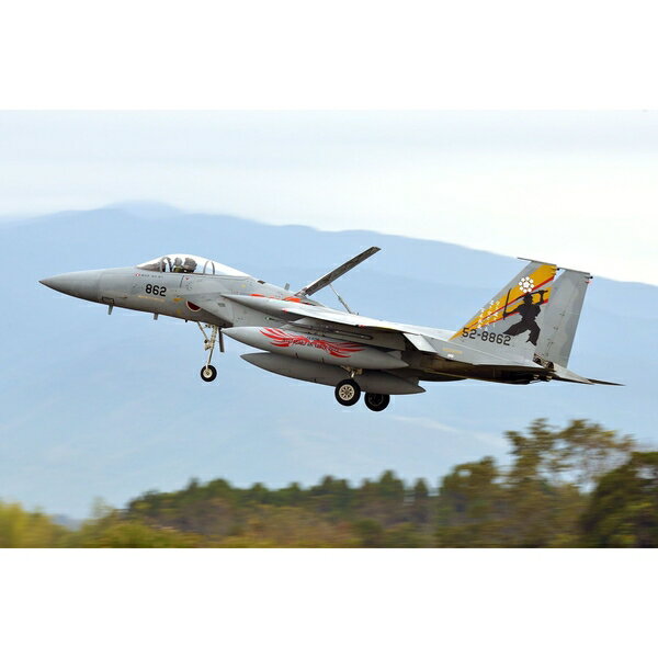 モデルはすでに飛行機模型ファンには高い評価を集めているプラッツの1/72航空自衛隊F-15Jイーグルをベースに、2022年12月に開催された新田原基地航空祭、新田原エアフェスタ2022に登場した記念塗装機を再現したプラスチックモデル組み立て...