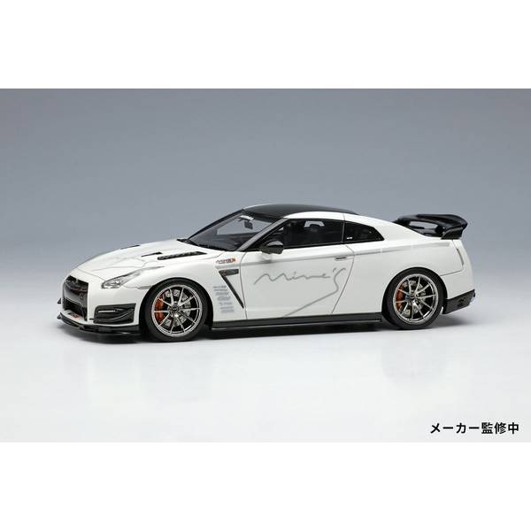 2007年12月に発売が開始されたR35 GT-R。マルチパフォーマンススーパーカーをコンセプトに車体、3.8リッターV6ツインターボエンジン、4WDとトランスアクスルを組み合わせたドライブトレインが専用設計とされていました。イヤーモデル制...