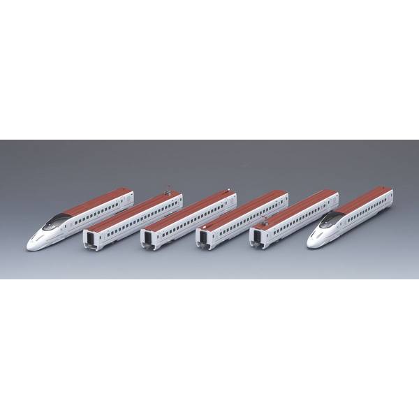 主に博多-鹿児島中央間の九州新幹線内で活躍する800系は九州新幹線の主力車両です。800系0番代は開業時から活躍する車両で現在5編成活躍しています。特徴●九州新幹線で活躍する800系新幹線のU006編成を再現●ロゴマークは印刷済み●U006...