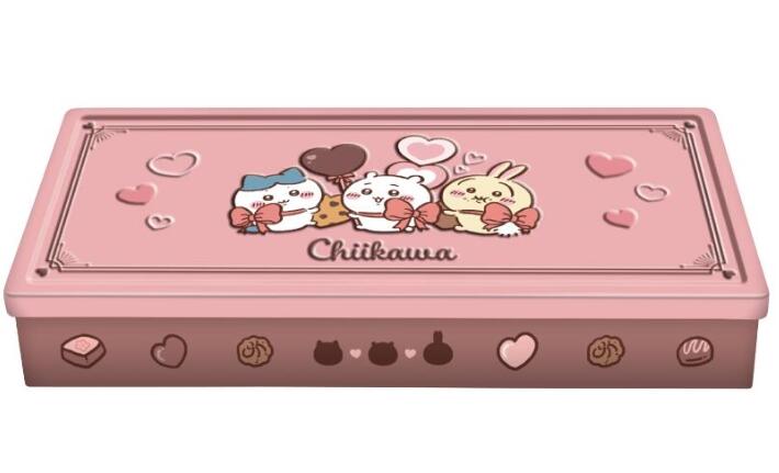 商品詳細 エンボス加工の缶に色々なチョコを詰め合わせた商品です。 バレンタイン、ホワイトデー仕様のちいかわがぷっくり描かれた缶がかわいい！ ちいかわの仲間たちが描かれたチョコ7個入り。 ・注意事項:モニター発色の具合により、実物とは色合いが...