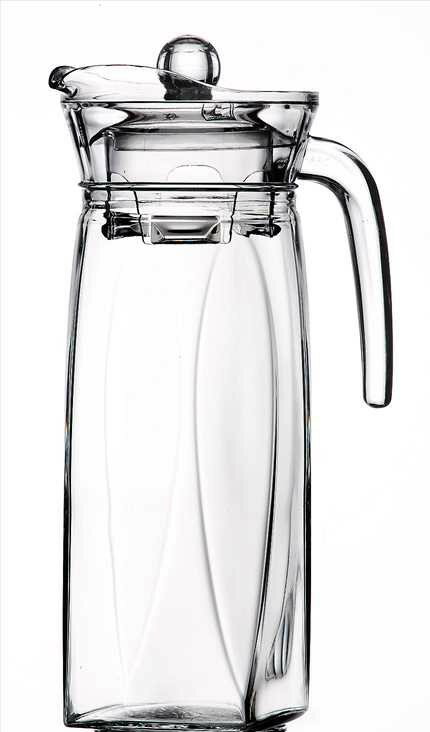 口径10.4cm最大径15.2cm高さ27.8cm 容量1300cc アルクインターナショナル　硝子ピッチャー　中国製 蓋はプラスチック製です。