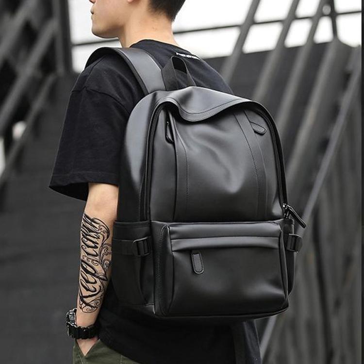 ■品名:メンズ本革リュック■素材（外側）:牛革■素材（内側）:ポリエステル　■サイズ:横31cm、縦44cm、マチ12cm■ポケット 内側：メイン収納*1 小物用オープン式*2 ノートパソコン収納部*1 ■ポケット 外側：ファスナー式*3■...