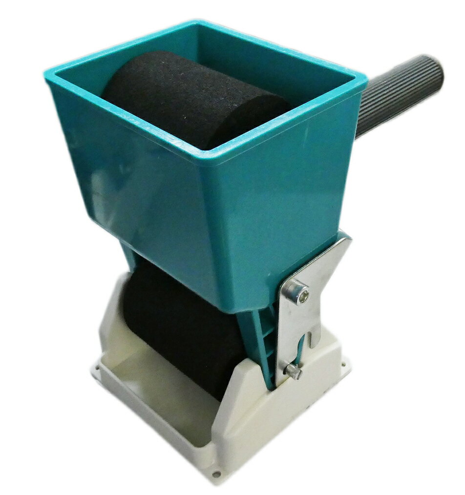 ペイント・糊付け用スポンジローラーです。 セット内容　本体1個　スポンジ2本 7cm幅タイプ 日本語マニュアル付き ペイント・糊付け用スポンジローラーです。 ペンキ・糊をためる槽がついており、連続で均一に塗ることができます。 使用の際はスポ...