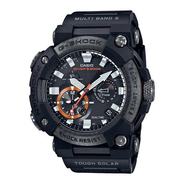 商品説明★ ISO規格200m潜水用防水機能を備えた「FROGMAN」のアナログ仕様GWF-A1000の、カーボンコンポジットバンドモデルです。★ カーボン製の中駒と、ステンレスフレームを骨組みに持つH型駒で強度と軽さを両立。★ ウェットス...