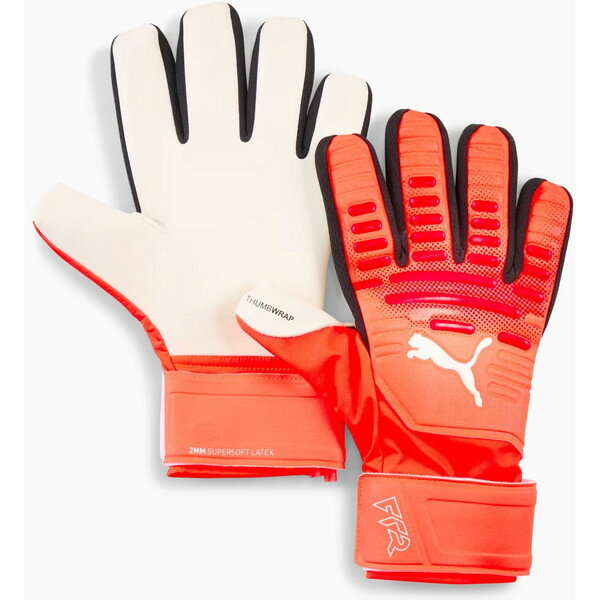 商品説明★ ゴールを守る、確かなフィット感。フューチャー プレイ NCは、2mmのSupersoftパームでしっかりとしたグリップ力を発揮し、シュートを確実にキャッチ。ネガティブカット構造が手にフィットし、ボールコントロールをより自然に。エ...