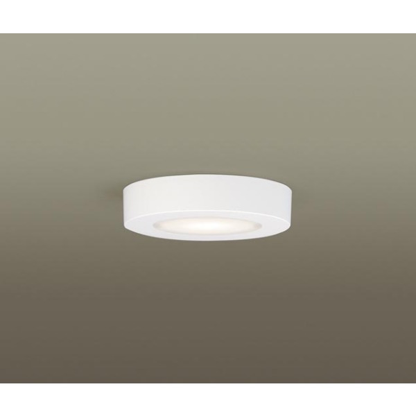 商品説明★ LED(電球色タイプ)★ [プラスチックパネル]乳白★ [アルミダイカスト]ホワイト(黄味がかったホワイト色です)★ 天井直付型、拡散タイプ★ Ra83★ 60形電球1灯器具相当★ 調光操作不可スペック* 色温度：2700 K*...