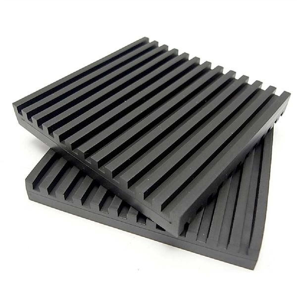 商品説明★ 床面にゴムの色素が移りにくい！★ スピーカーやオーディオラックの制振に最適です。スペック* 厚み：10mm* 縦：75mm* 横：75mm* 材質：エラストマー