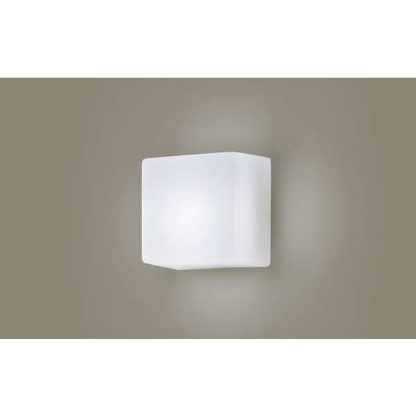 商品説明★ どこにでも合う、落ち着きのあるデザインです。スペック* 光源: LED(昼白色タイプ)1個* 色温度: 5000K* 光源寿命: 40000時間(光束維持率70%)* サイズ: 幅: 135mm×高:135mm×出しろ:90mm...