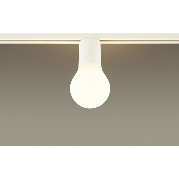 商品説明★ 配線ダクト取付型 LED(電球色) シーリングライト★ 拡散タイプ★ 白熱電球60形1灯器具相当スペック* タイプ:LED(電球色タイプ)1個* 色温度:2700 K* 光源寿命:40000時間(光束維持率70%)* 寸法:・幅...