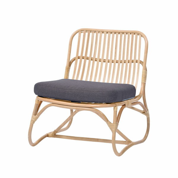 商品説明★ ラタンを使用したCALMシリーズのダイニングチェア。★ 座面高は38cmのロータイプで、低めのダイニングにおすすめ。★ ラタンならではのしなやかで丈夫なしっかりとしたつくり。★ 丸みを帯びた柔らかでシンプルなデザインは、温かみと...