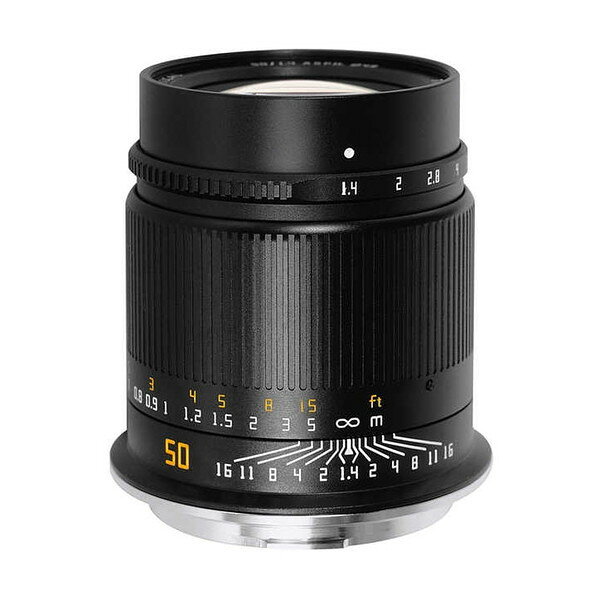 商品説明★ TTArtisan 50mm f/1.4 ASPHは、最新の光学設計を採用した大口径の標準レンズです。★ EDレンズ1枚、非球面レンズ1枚、高屈折低分散レンズ8枚を贅沢に採用することで高い解像度を実現。超高画素時代にふさわしい圧...