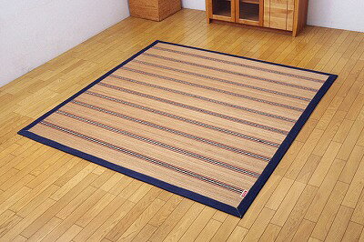 商品説明★ 2.5mm+11mm細ヒゴを使用したバンブーラグです。★ 竹は耐久性に優れ、熱伝導率が高いため自然のひんやり感があります。★ 黒く染色した11mmの竹ヒゴにカービング加工（機械でカットし、彫刻のように凹凸をつけた加工）で柄を描き...