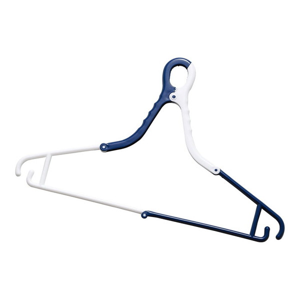 商品説明★ ハンガーのアームが折りたためるので丸首や細い首のシャツがラクに通せます★ スカート干しなどに便利なフック付です★ 固定キャッチフック仕様なので、風の日も安心ですスペック* サイズ(cm)：40.5×1.5×24.5* 本体：ポリ...