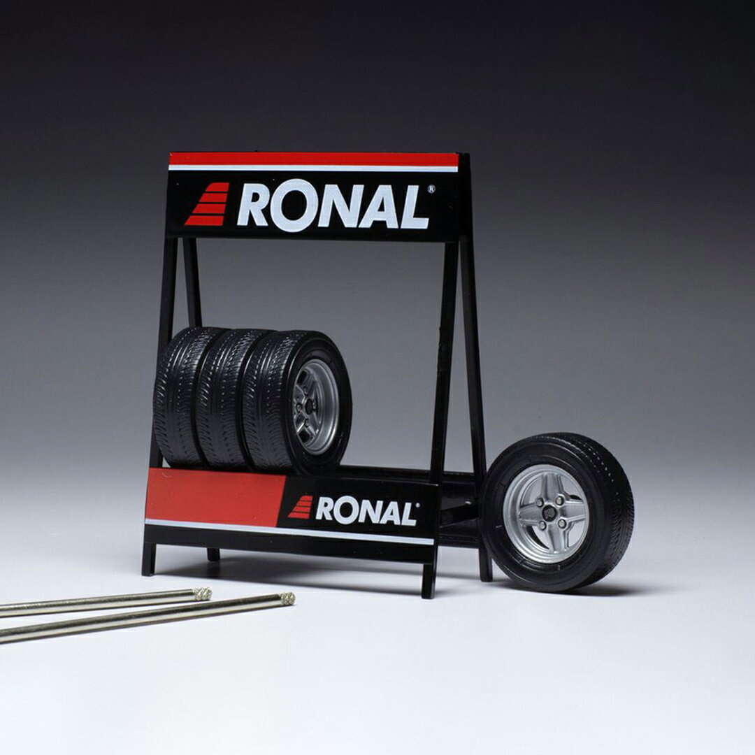 商品説明★ 1/18スケール塗装済み完成品[注意事項]・対象年齢14歳以上スペック* 容量・成分・寸法・重量など: 亜鉛合金* 生産国: バングラディッシュ