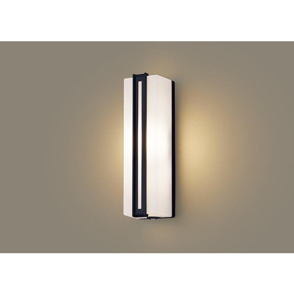 商品説明★ 壁直付型、LED(電球色)、ポーチライト、拡散タイプ、防雨型・FreePaお出迎え・明るさセンサ付・段調光省エネ型スペック* 幅:90 mm* 高:324 mm* 出しろ:100 mm* 質量:0.6 kg* LED(電球色タイ...