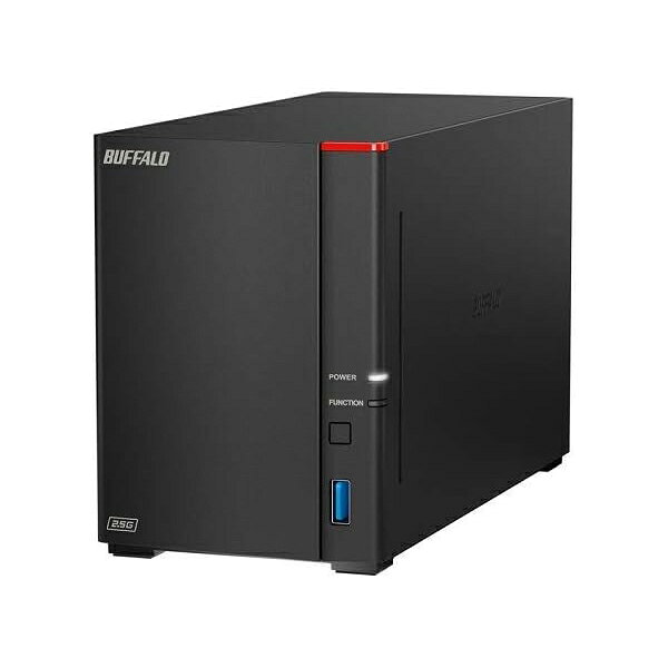商品説明★ 2.5GbEポートとヘキサコアCPU搭載で大容量のデータを高速転送。リード・ライト共に1GbEの上限を超えるリード:271.3MB/s ライト:226.0MB/sを実現。★ 万が一のトラブル時もデータを守るファームウェア二重構造...