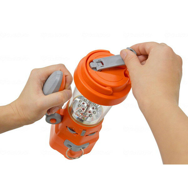 商品説明★ 非常時やアウトドア活動、夜間の屋内移動にも充電池・乾電池さらに自家発電で、いつでも・どこでも機能!多機能(ラジオ・携帯電話充電・ランタン/懐中電灯・自家発電・サイレン)★ 災害時など停電になっても、明り・通信・情報手段を確保でき...