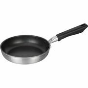商品説明★ 2.7mmの板厚で底全体に熱が拡散★ 熱ムラもしにくいため美味しく調理できます★ 確かな技術で1つ1つに手間暇をかけて製造スペック* サイズ：(約)390×210×100mm* 重量：(約)530g* 深さ：(約)(約)43mm...