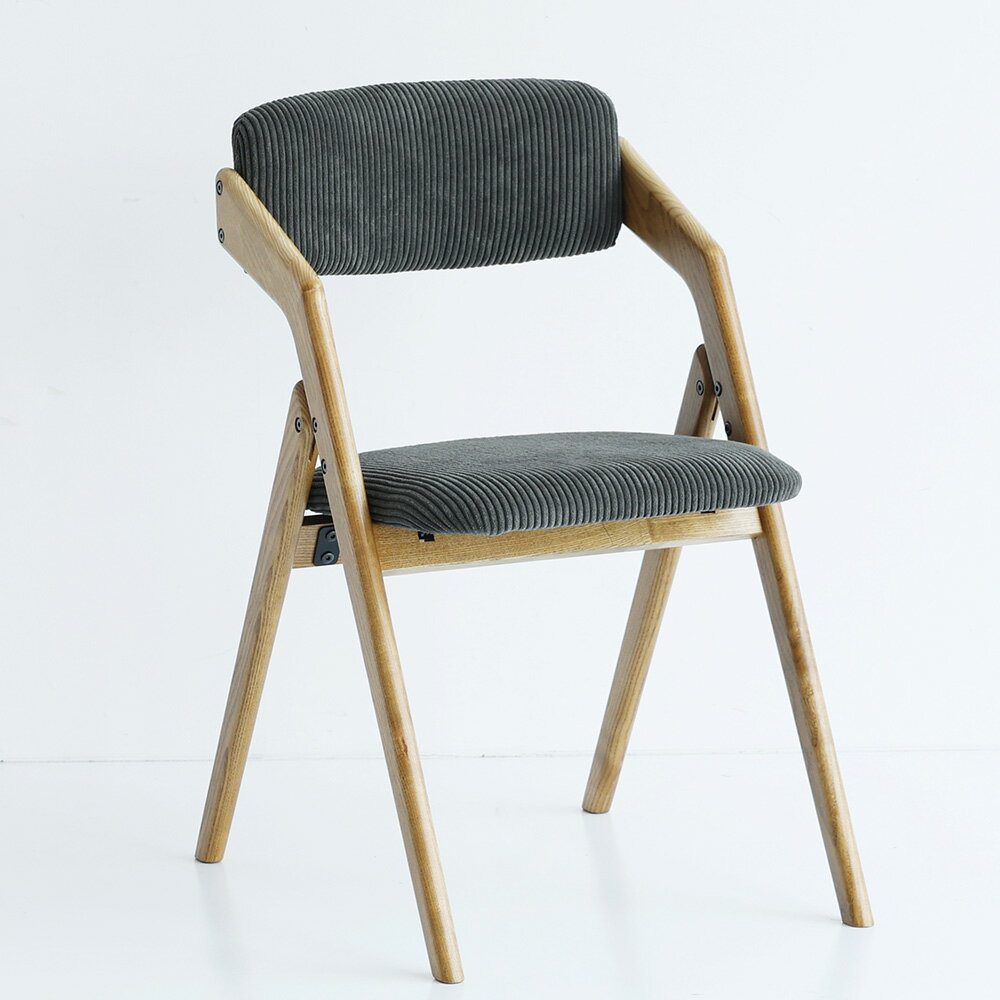 商品説明★ ヴィンテージ風で洗練されたデザインの折りたたみ機能付きダイニングチェア★ 素材の異なるカラーで、お好みのスタイルの合わせてお選びいただけます★ 普段使いや来客用として完成品でお届け★ 個性豊かな木目で存在感があり、木の雰囲気を味...