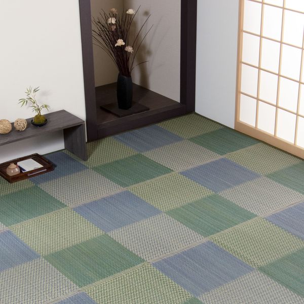 商品説明★ 市松柄でシンプルなデザインに仕上げたイ草花ござカーペットです。花ござを敷くだけで畳のお部屋をリフレッシュ出来ます。日焼けしてしまった畳のリフレッシュに、新品の畳を汚さない為のカバーにご使用下さい。い草には空気の自然浄化作用、湿度...