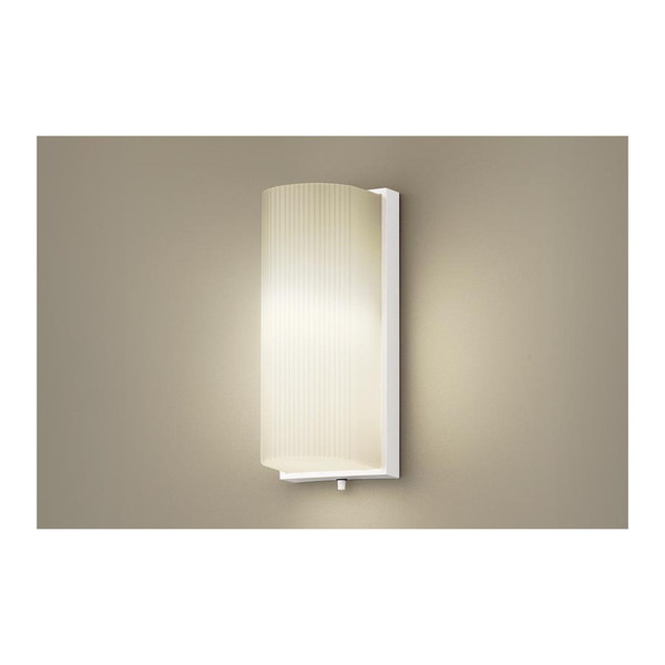商品説明★ 天井直付型・壁直付型★ 40形電球1灯器具相当スペック* LED電球小形電球タイプ4.3W1灯(E17)(電球色)* 色温度: 2700 K* ランプ寿命40000時間(光束維持率70%)* 幅: 123 mm* 高: 291 ...