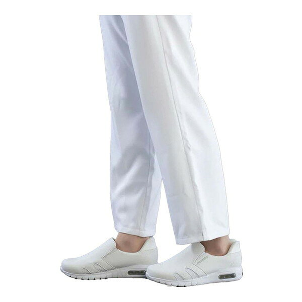 商品説明★ Slide Fit スライドフィット!手を使わずスッとラクに脱ぎ履きできるナースシューズ。★ かかとのカップがサポートするから手を使わずにスッと脱ぎ履き!★ スピード感が求められる医療・介護現場で働く方の足元を応援します。スペッ...