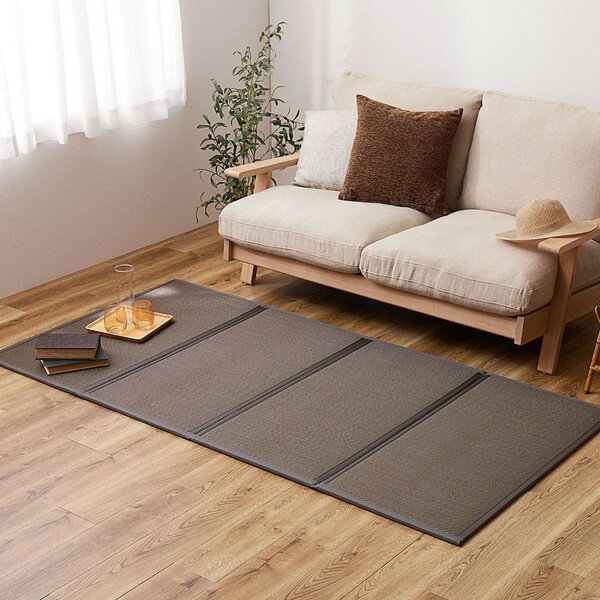 商品説明★ PP素材で汚れに強い、い草風の折りたためるマットレス。急な来客など必要な時にもサッと取り出せ、パッと広げるだけ!折りたたんでコンパクトに収納できるので、出し入れもラクラク♪フローリングと敷布団の間に敷けば、程よいクッション性で床...