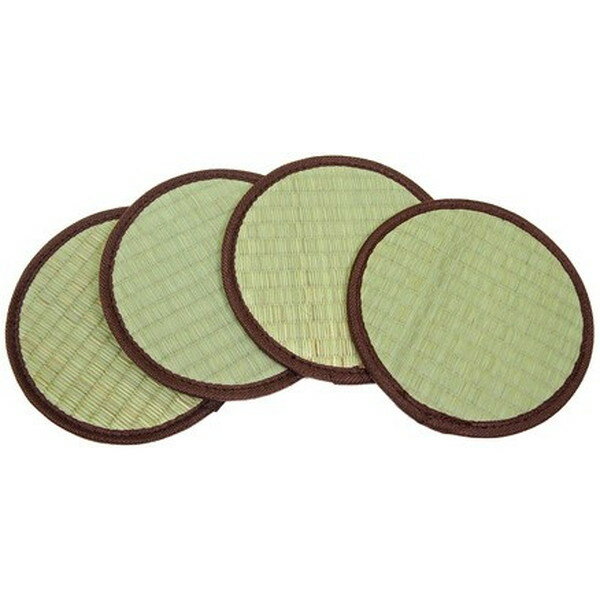商品説明★ 机やソファの脚元に!家具の重みで畳が凹んだり傷ついたりするのを防いでくれる座卓敷き。い草の織り目を互い違いに重ねた三層構造で、軽いけど丈夫な設計!すぐにお使いいただける4枚1組のセットです。座卓敷きとしてだけでなく、小物の下に敷...