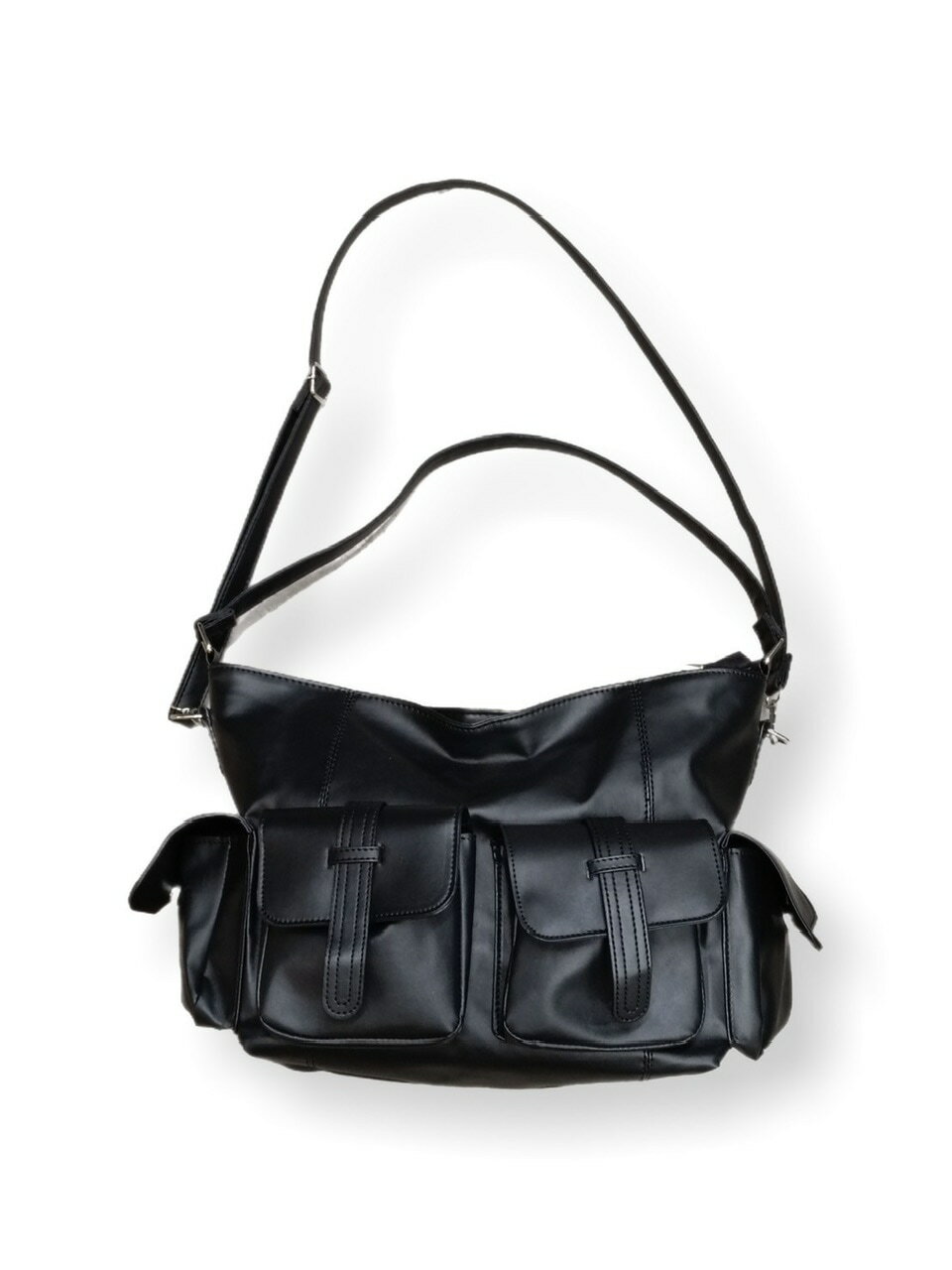 ?サイズ フリー 平置き採寸(cm) 縦：27cm 横：30cm マチ：13.5cm ?カラー ブラック ?素材 合成皮革 商品説明 こちらの商品はユニセックスですので、男女問わず着用していただけます。 注意事項 実店舗でも販売しております...