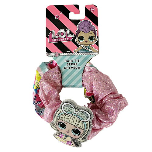 LOLサプライズのシュシュ2個セットです。 ピンクのキラキラとカラフルなシュシュがとってもかわいいです♪ お子様はもちろん、大人も使えるサイズ感です。 ■女の子の飾りのサイズ：約5.5cm×4cm ■対象年齢めやす：5＋ ■ご注意下さい■ ...