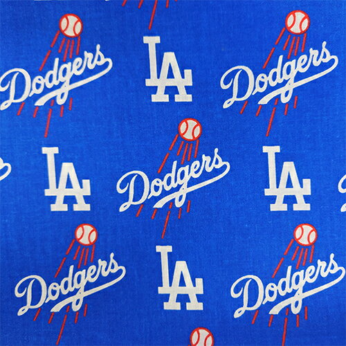 ロサンゼルス ドジャースのファンにはたまらない、アメリカ製のコットン生地です！ ドジャーブルーにロゴがデザインされており、手作りや手芸にぴったり。 アメリカからの輸入生地です。 ●生地幅-約147cm ( 58in ) ●生地 シーチング ...