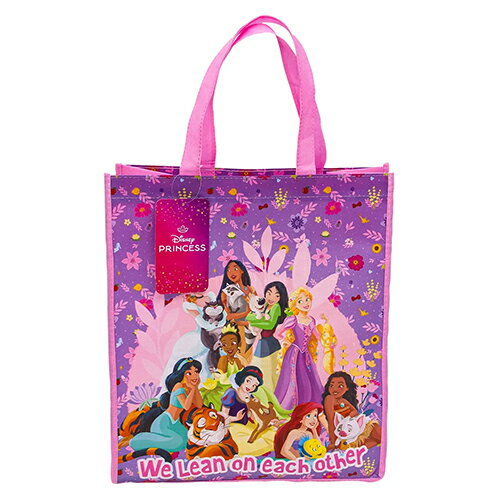 ディズニープリンセスのショッパートートバッグです。 アリエル、ジャスミン、白雪姫などのプリンセス達とゆかりの動物キャラクター達が描かれています。 裏面も同じ柄です。 軽くて丈夫な不織布製で、マチもたっぷり。 エコバッグとしてはもちろん、お稽...