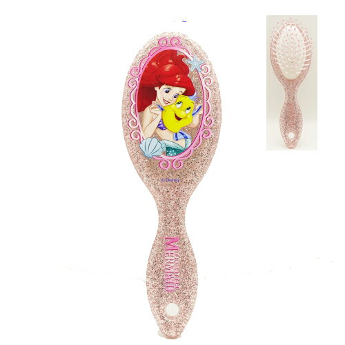 ディズニープリンセス リトルマーメイド の可愛いヘアブラシです。 アリエルとフランダーの仲睦まじい絵柄。 ラメ入りのカラーがとってもかわいい♪ プリンセスが好きな女の子にピッタリです☆ お誕生日やクリスマスなど、女の子へのプレゼントにも喜ば...