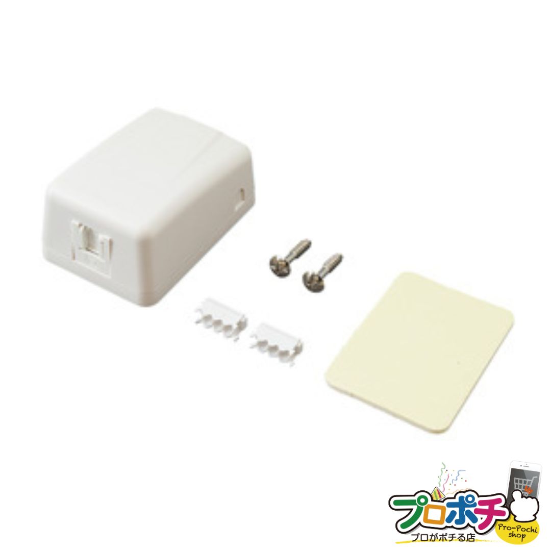 【商品詳細】 メーカー：ジェフコム 型番：LTBOX-1K 品名：電話用マウントボックス 電話線用（6極6芯）マウントボックス ●1個口 ジャック付 ●ほこり防止シャッター付 ●LAN用のパンチダウンツールで圧接可能 　推奨工具：パンチダウ...
