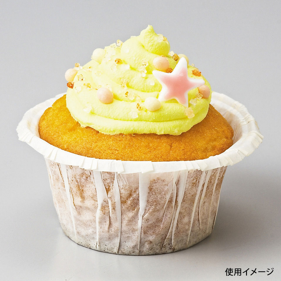 焼成容器。欧米ではマフィンやカップケーキに使われているスタンダードな形状のカップです。サイズ：φ50×38mm／材質：耐油未晒クラフト(カップ、底紙)／重量：0.62g／容量：110cc商品コード00374551メーカー名天満紙器重量0.6...