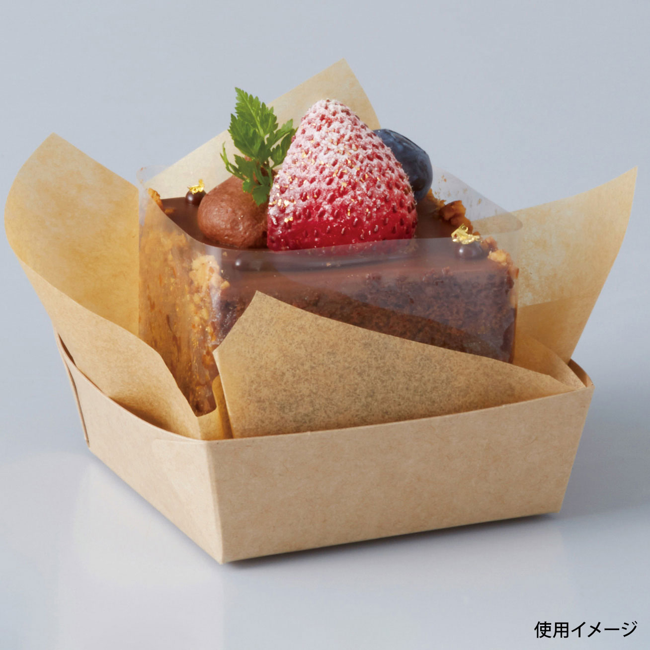 焼成容器。焼成用途だけでなく、パンや焼菓子のトレーにもオススメです。サイズ：65×65×25mm／材質：耐油未晒クラフト(カップ、底紙)／重量：3.7g／容量：125cc商品コード00376032メーカー名天満紙器重量3.70g電子レンジ可...