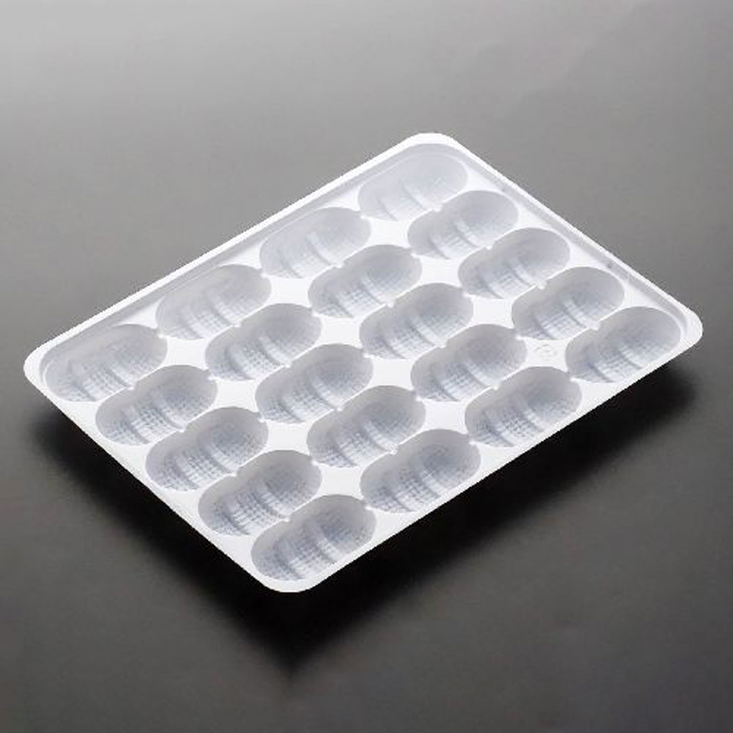 カキフライ等、冷凍食品を入れるのにピッタリのトレーです。サイズ：287×219×25mm／材質：PS白／重量：11.51g/色：白商品コード00378635メーカー名廣川重量11.51g電子レンジ不可種別本体のみ関連商品(ケース)カキフライ...